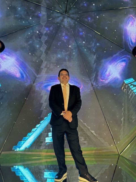 Dr. Armando Hernández